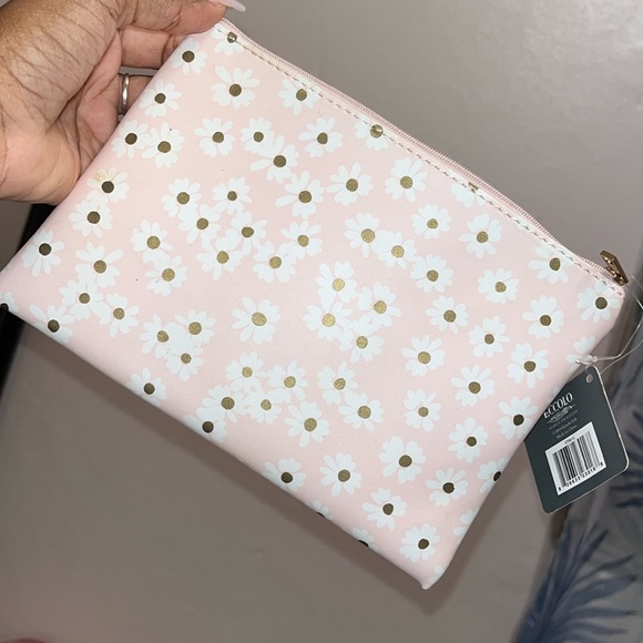 Eccolo | Bags | Pink Floral Accent Accessory Pouch | Poshmark
